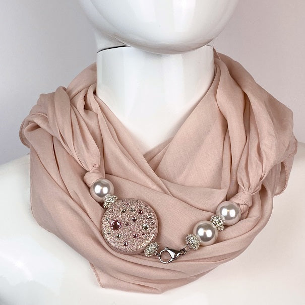 Sciarpa con Dettaglio Gioiello - Brillissima - Rosa - Tondo Rosa antic – Atelier del Dettaglio®